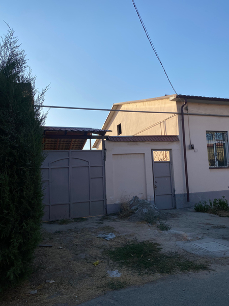 Продам свой дом , Базар Куйлюк!  8 соток, свежий ремонт
