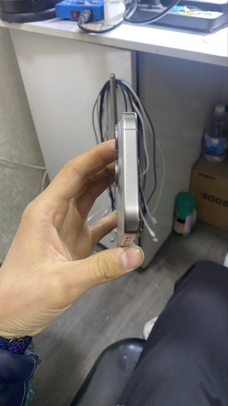 Iphone 15 pro icloud ochib bumedi zapchastka