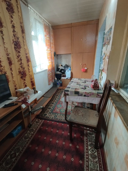 Срочно 3х комн с 2/6 балкон,метро БИЙ,капиталбанк