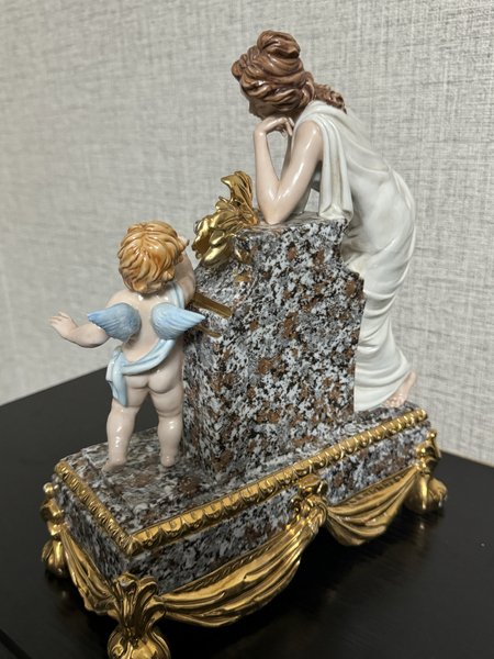 Шикарные часы фарфор