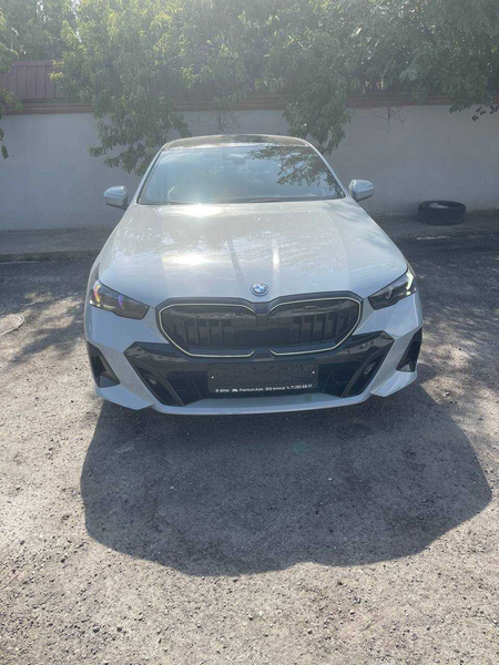 BMW 550e xDrive Sedan (G60) Full PHEV