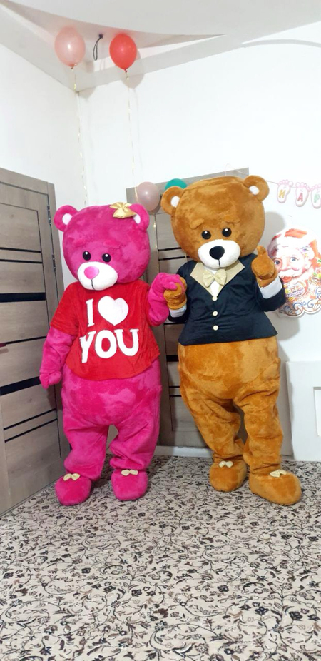 Teddy ayiqlar sotiladi hohlagan turdagi kiyimlar bor