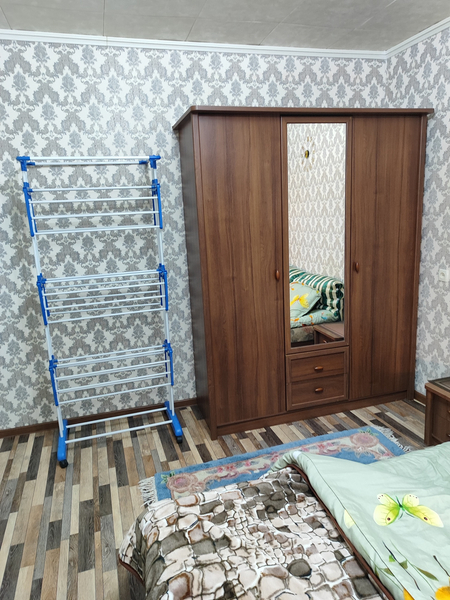 Сдаю комнату в трёхкомнатной квартире