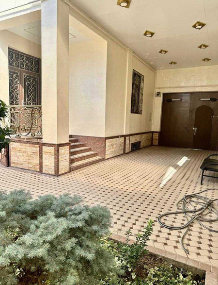 Сдается дом в Яккасарайском районе (  Grand Mir hote )  можно под офис