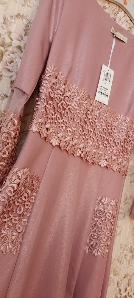 Продаётся платье женское