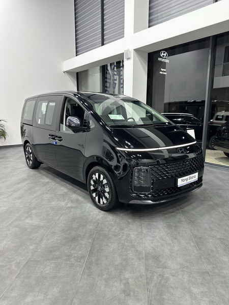 Hyundai Staria Luxe