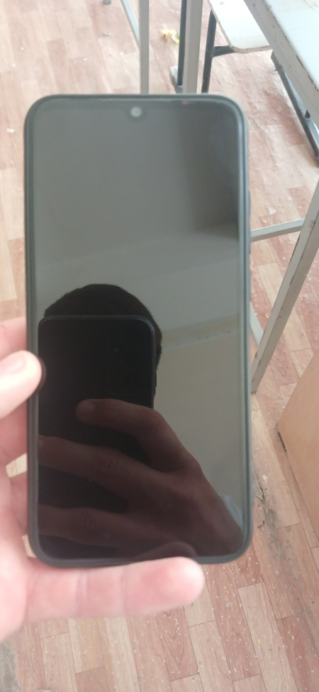 Redmi7 sotiladi original tech narsasi almashmagan holati zoʻr