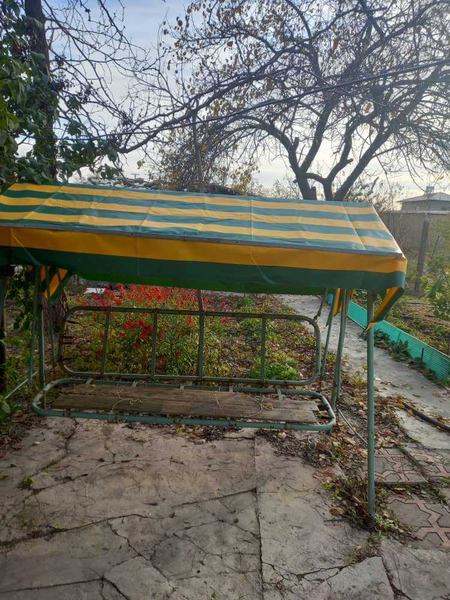 Продается земельный участок с жилым домом