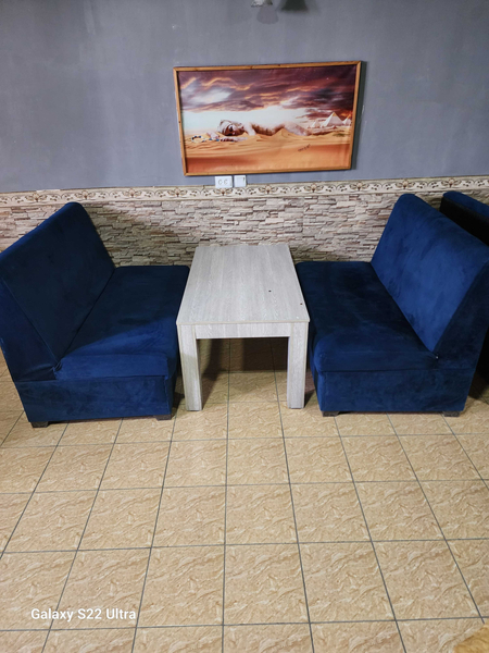 Divan kamplekt sotiladi kabina stol stular xam bor