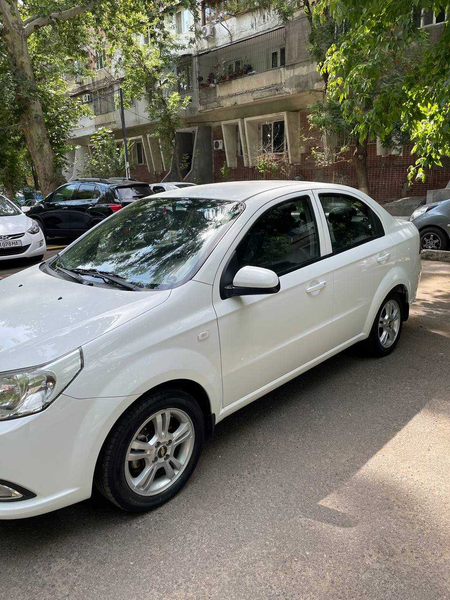 Avtomobil NEXIA 3