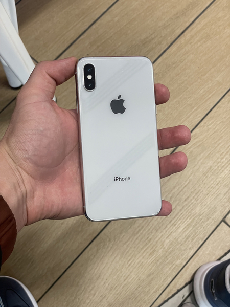 Iphone x sotiladi idiyal
