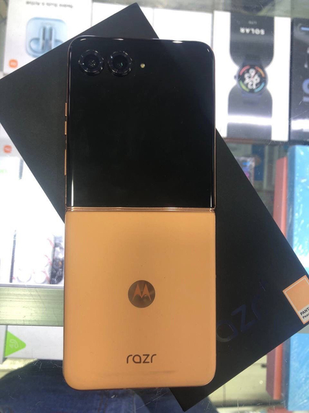Motorola Razr+ 2024 новый