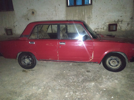 Lada 2105 sotiladi