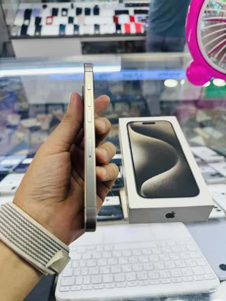 iPhone 15 Pro 128 gb natural