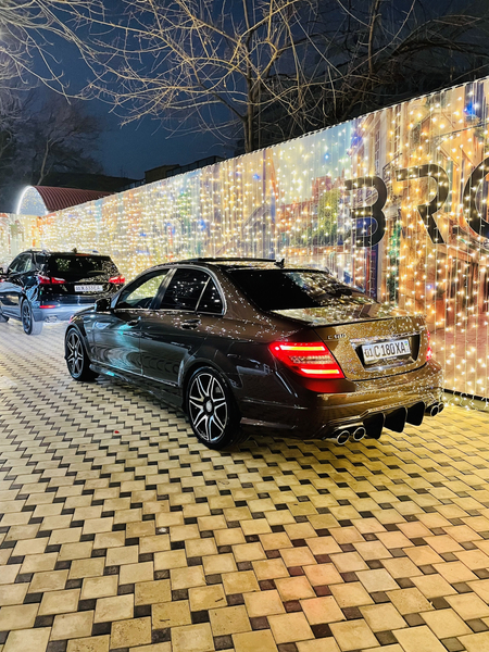 Продаю свою машину Mercedes Benz W204