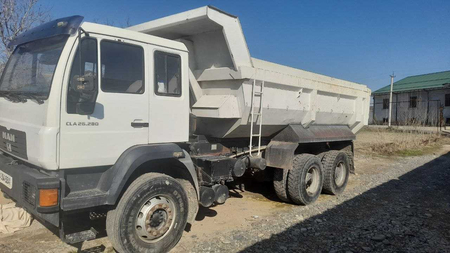 Самосвал MAN   /