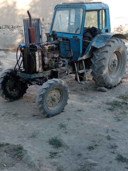 Mtz 80 sotiladi.