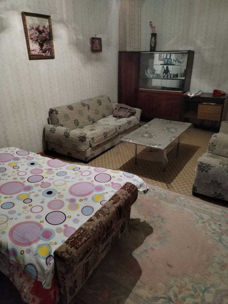 Чиланзар-11 Кв. 1 / 4 / 4 комнат. Панельный Дом. 33м2.