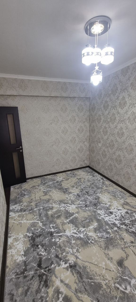 Метро. Продам 2 ком квартиру на 3 этаже. Сергели-5а