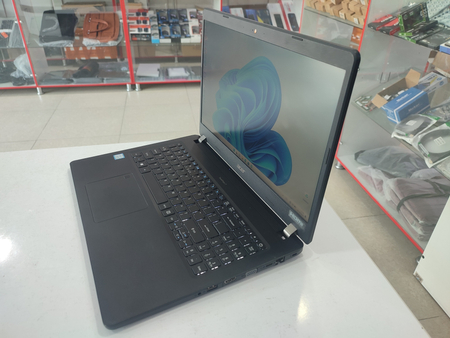 Acer core i5 klavyatura patsvetka yonadi Barmoq iziga ochiladi