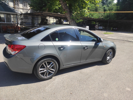 Продам Chevrolet CRUZE 2L TURBO.
