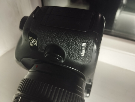 5 d  mark 3.  canon . Kamplek