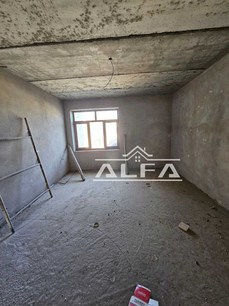 3 xonali 110m² 3-qavat sotiladi.