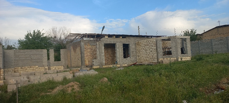 Участок 8-соток (Кадастр есть) с  Постройкой из Монолита-Армированная