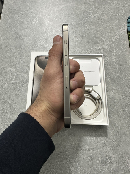 iPhone 15 Pro 256GB Natural Titanium