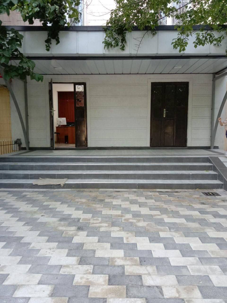 Продаётся под бизнес не жилое помещения  доль дороги