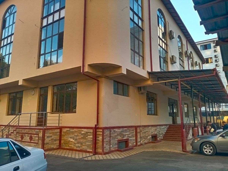 СДАЁТСЯ ОФИСНЫЕ помещения в центре города.гос.Россия.