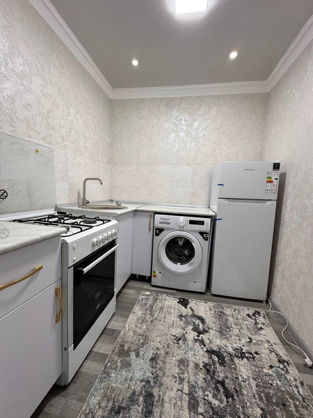 Чиланзар 5 квартал 2/2/4 Балкон 2х6 кирпич 60 квадрат срочно 71500$