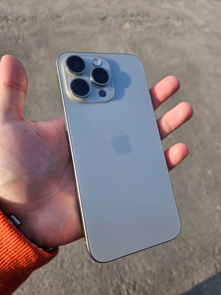 Iphone 15 pro max Titan 256gb sim kartali