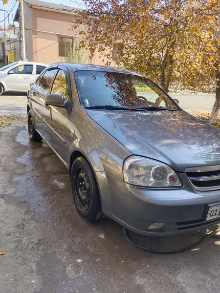 Lacetti 2012 1.8 sotiladi