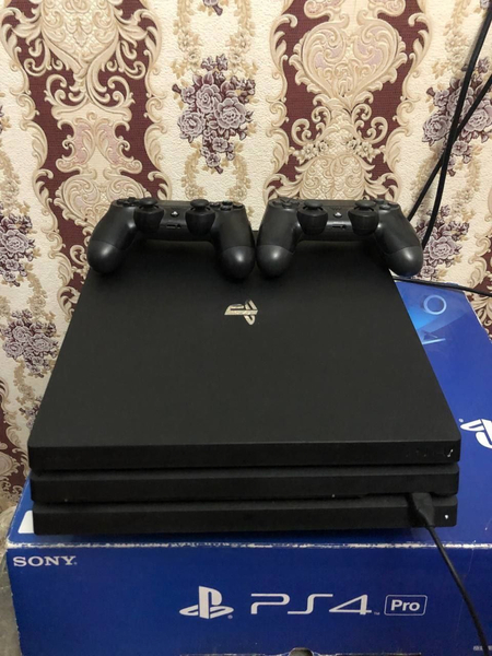 play station 4 pro 4k