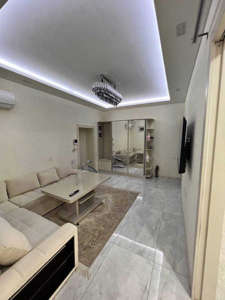 Продаю квартиру 5 этаж 3 ком 70м2 своя срочно, адрес Махтумкули 99 дом