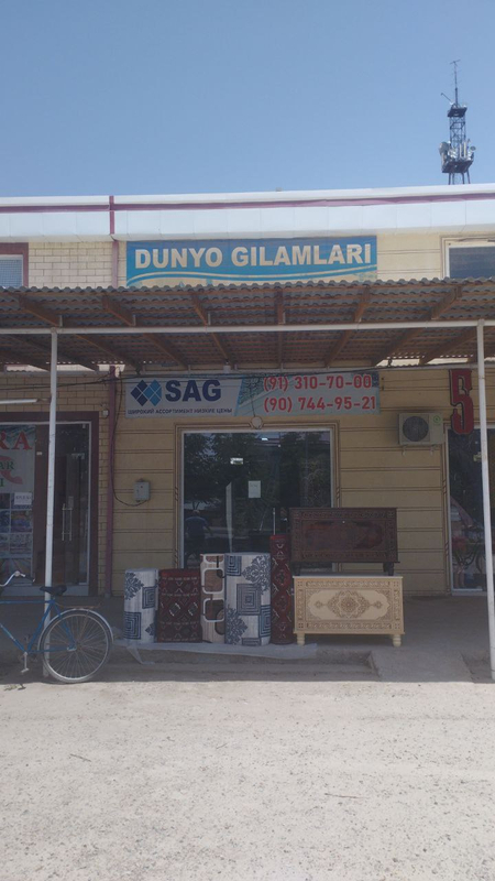 Savdo kompleksi sotiladi juda qulay joyda joylashgan