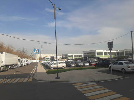 Avtobozor Tashkent INDEX da do'kon/Магазин в авторынке Ташкент Индекс