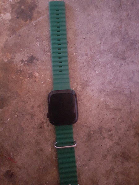 Smart watch faqat zaryadchiki yoq