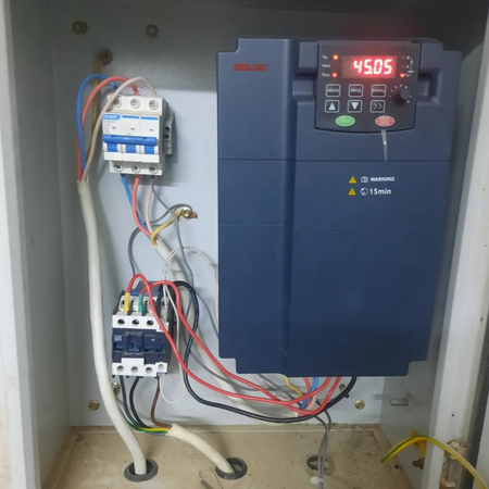 Reaktiv energiya istemolini avtomatik qoplash