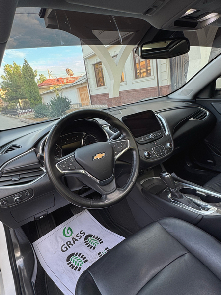 Malibu 2.4 full Позиция 2019 Состаяние Идеално Пробег 142000km