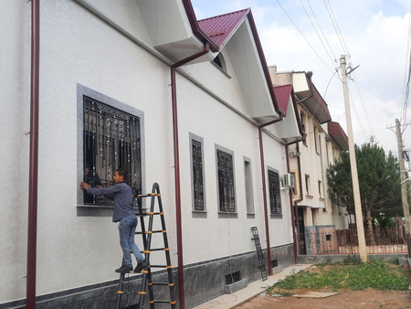 Derazaga Panjara va reshodka, eshik, darvoza