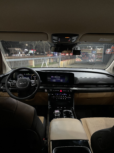 Kia Carnival 2023-yil