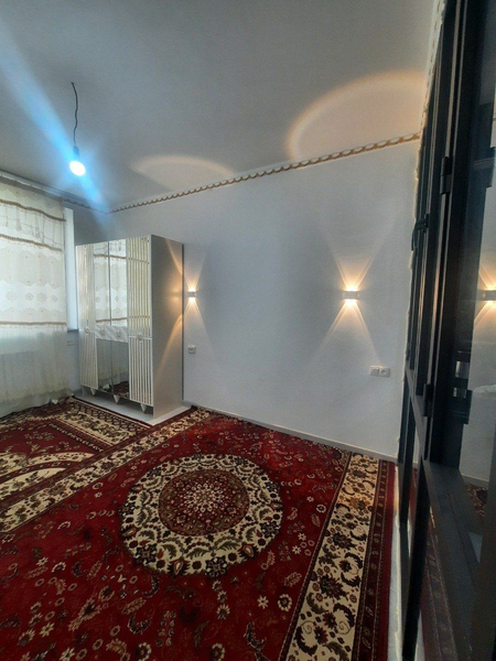 3xonali luxe beruni metroga qizlarga