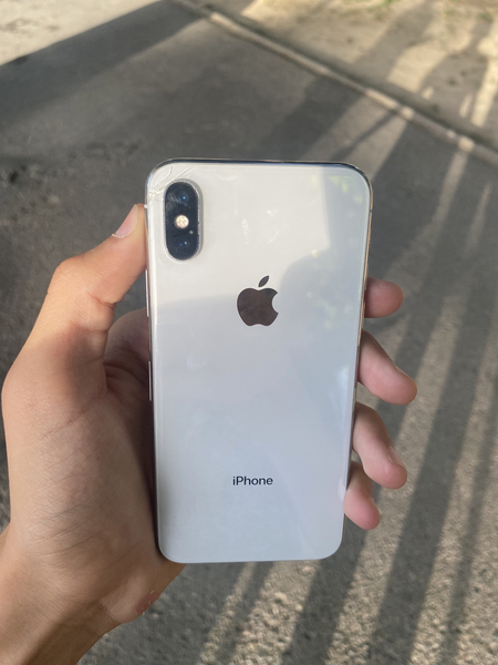 iPhone X karabkasi bor