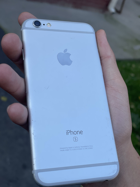 Iphone 6 yengi remontdan chiqqan