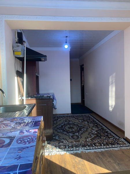 Продается своя 2 комнатна квартира.
