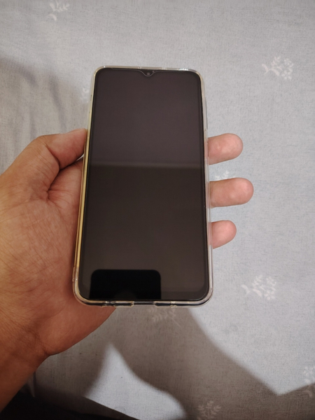 Samsung A10 holati ideal tinniq