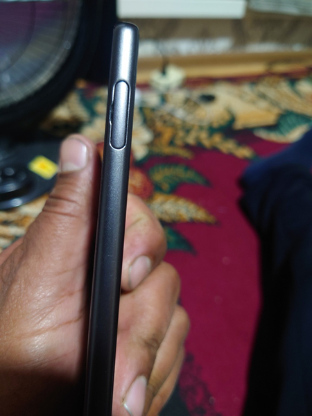 Sony xperia X   F 5121