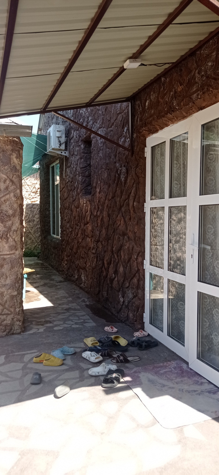 Продаю участок,дом в миробадском районе улица Мехржон Тор 53